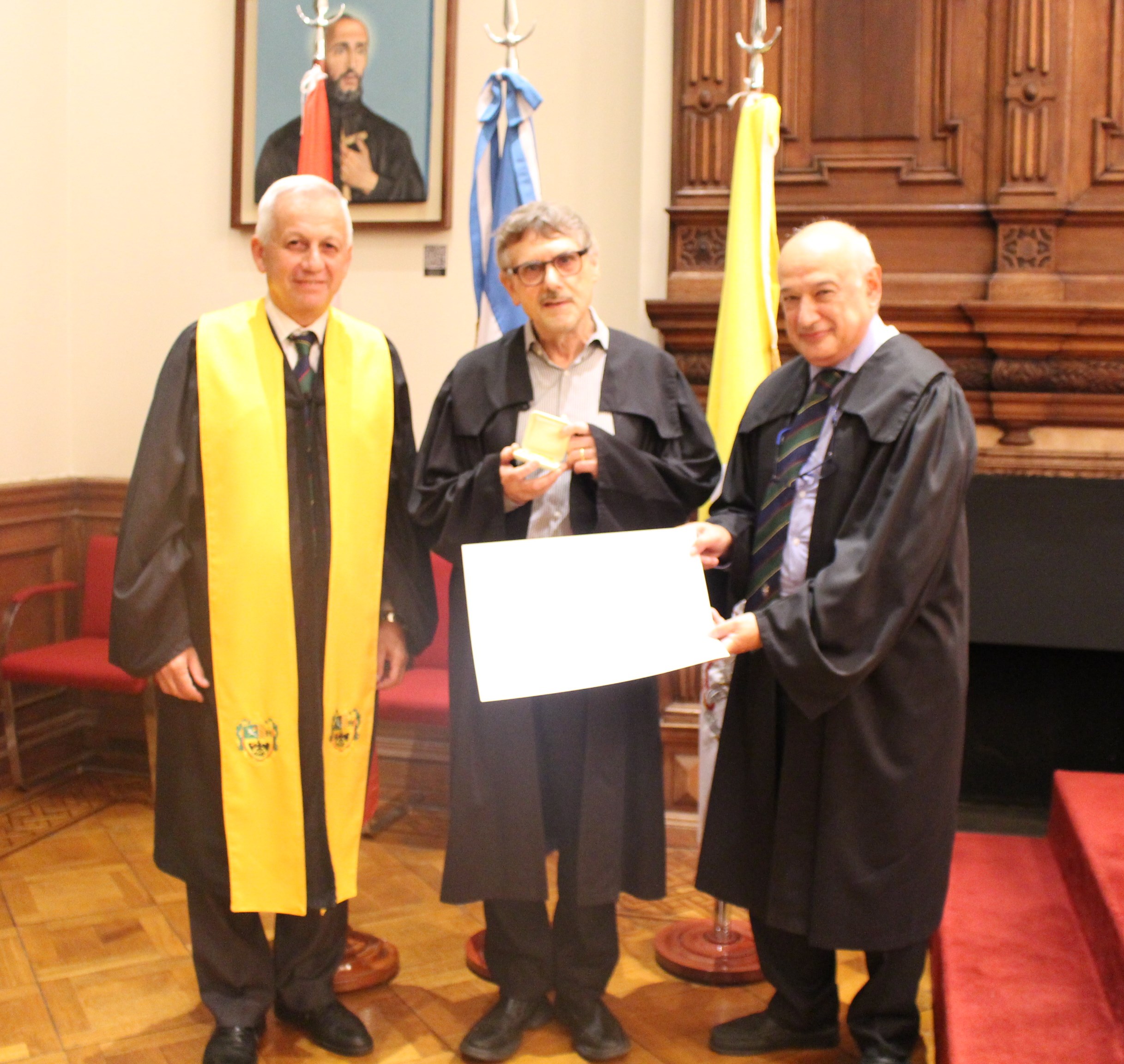 Acto de Nombramiento del Dr. Gordon Henry Guyatt como "Profesor Honoris ...